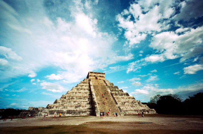 Cancún in 1 Days - Guided visit to the UNESCO site of Chichén Itzá ...